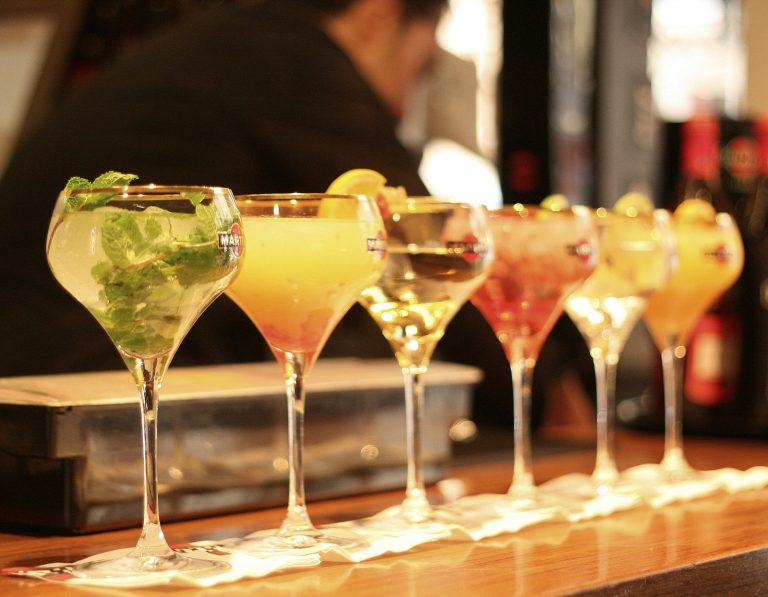 Best Sports Bar & Restaurants in Perth | The Russell Inn Bar